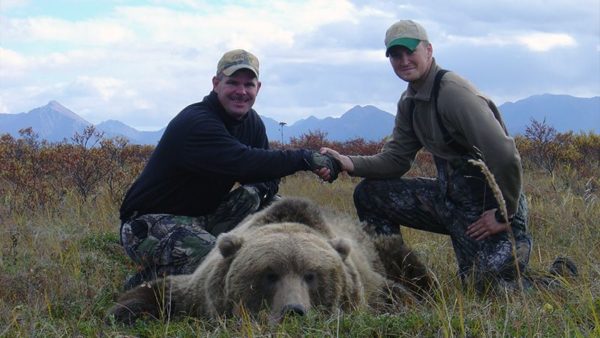 Alaska Grizzly Bear Hunt ⋆ Hunt AK Outfitters (907) 230-5130